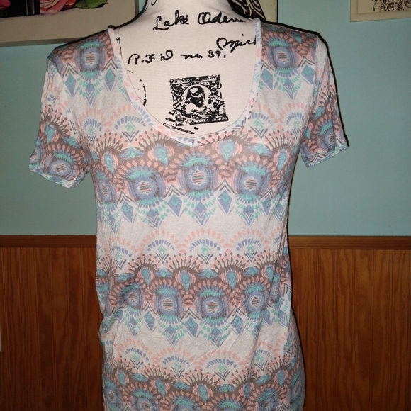 Mudd | Tops | Mudd Teeshirt | Poshmark